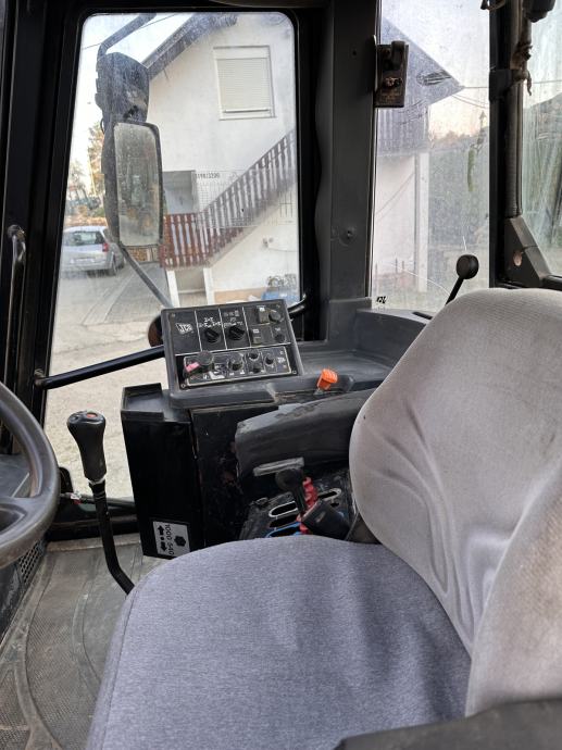 Prodajem Jcb fastrac 3200