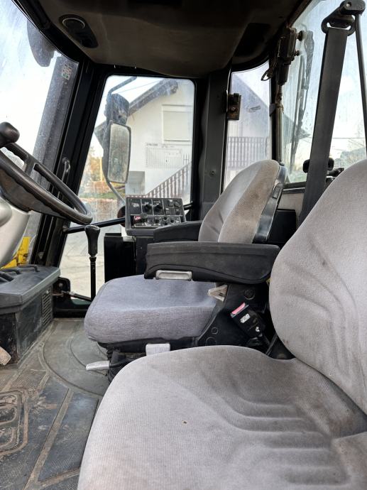 Prodajem Jcb fastrac 3200