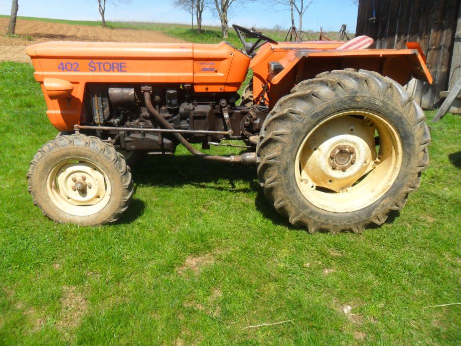 Prodajem traktor Fiat Štore 402