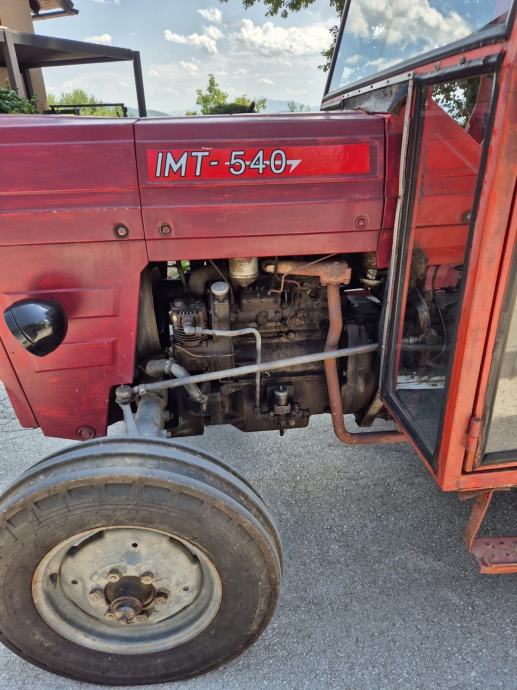 Prodajem traktor IMT 540