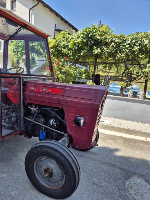 Prodajem traktor IMT 540