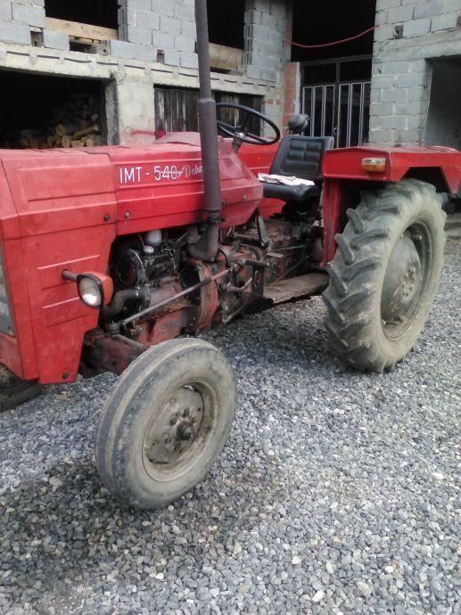 prodajem traktor imt 540