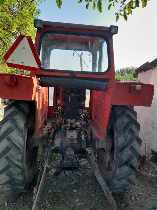 prodajem traktor IMT 577