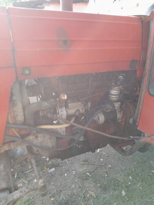 prodajem traktor IMT 577