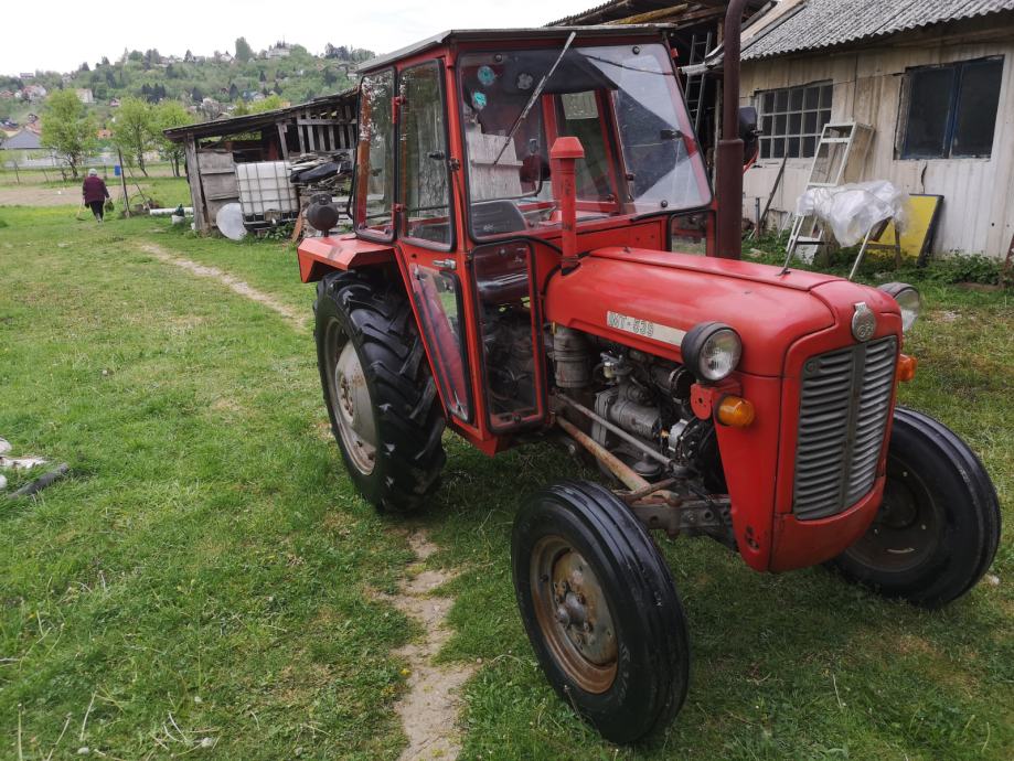 Prodajem traktor imt