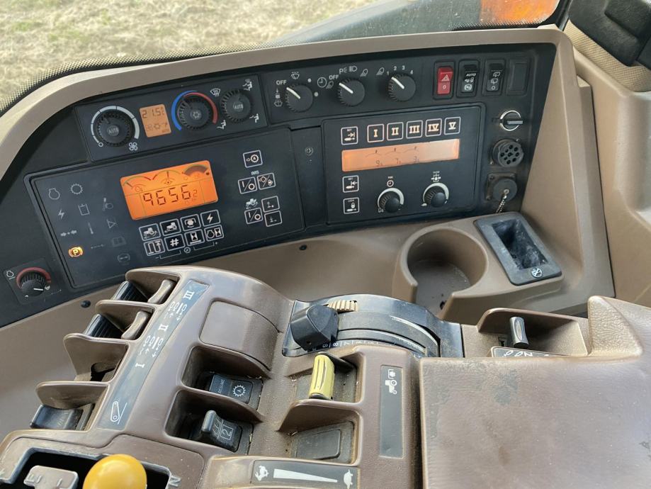 prodajem traktor JOHNDEERE 8420