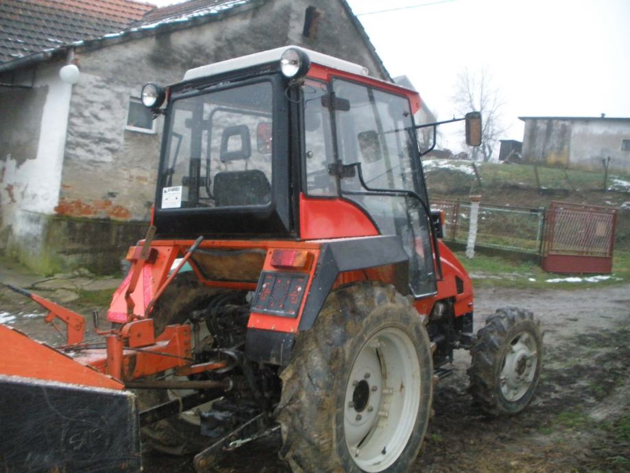 Prodajem traktor Rus Vladimirec VTZ 2048