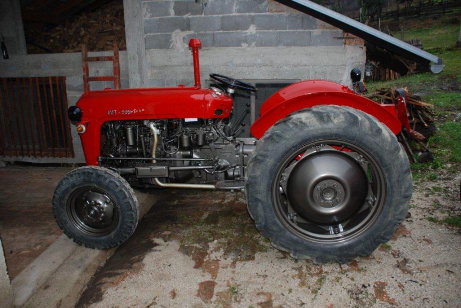 Prodajem Traktor