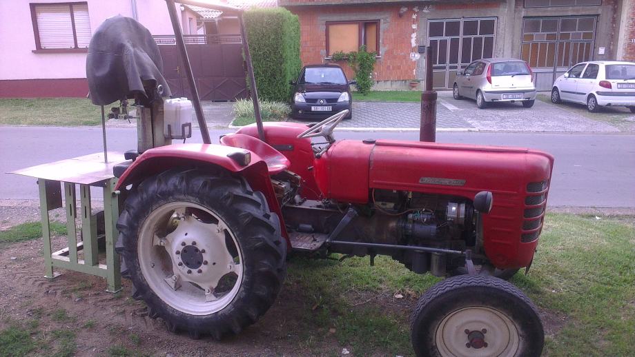 prodajem traktor Zetor 20-11 sa bansekom