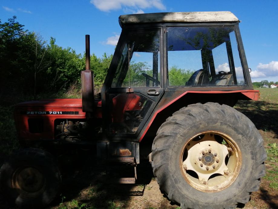 Prodajem traktor Zetor 7011