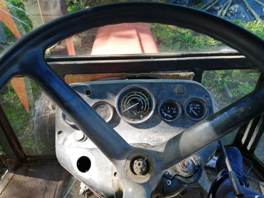 Prodajem traktor Zetor 7011