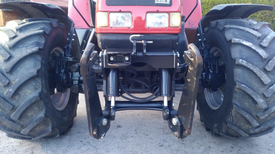 PRODAM TRAKTOR CASE CS 110 - KOMPRESOR - 50 km/h-VZMETENJE-TOP STANJE