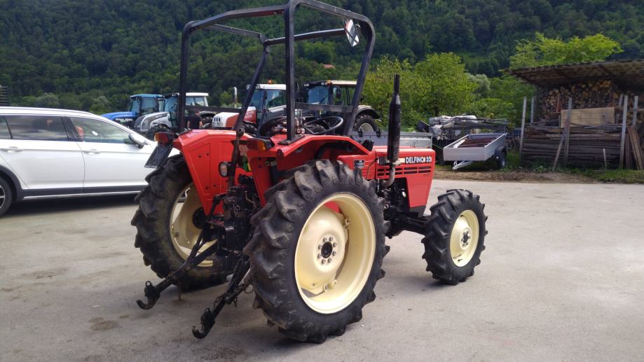 PRODAM TRAKTOR SAME DELFINO 35 DT - 600 UR -TVORNIČKO STANJE - KAO NOV