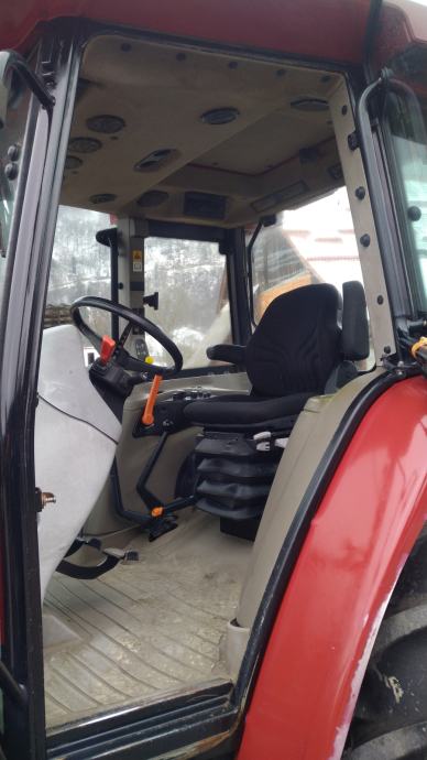 PRODAMO TRAKTOR CASE JX1080U - 80 KONJEV - 40 KM/H