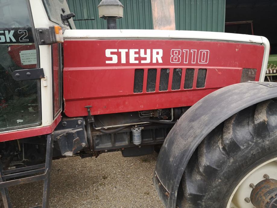 STEYR TRAKTOR 8110
