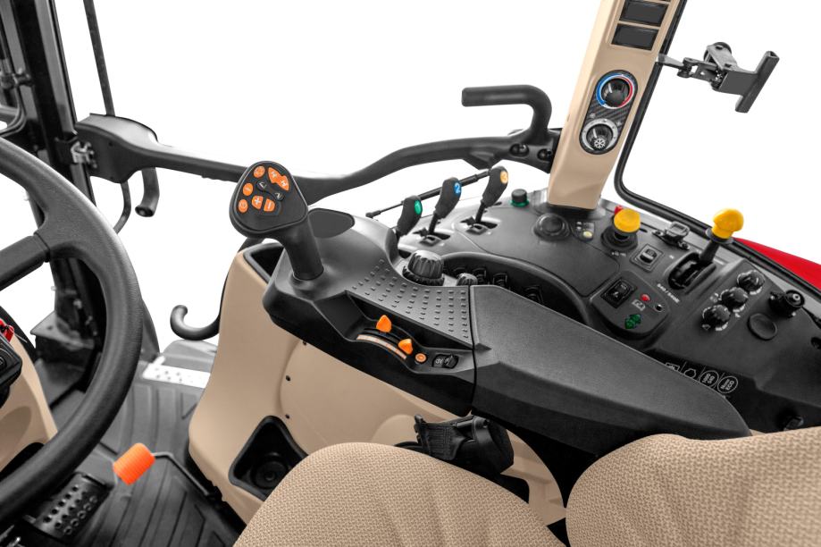 TRAKTOR CASE LUXXUM 120 Akcija!!!