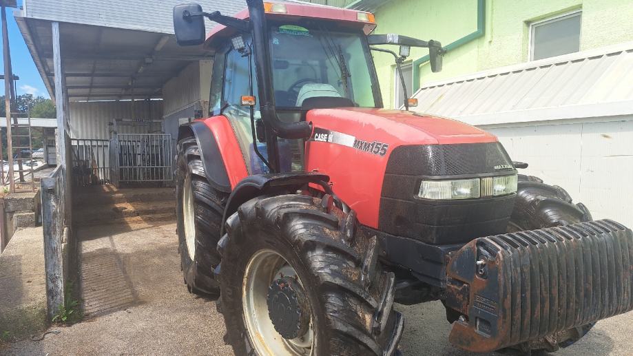 Traktor Case MXM155