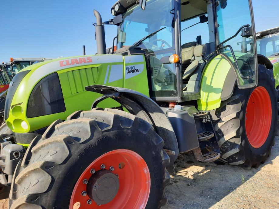 TRAKTOR CLAAS ARION 640