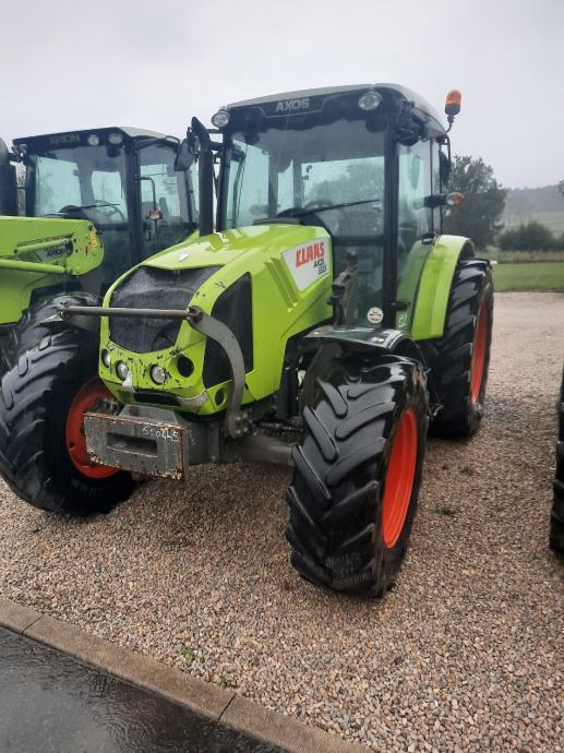 Traktor Claas Axos 330