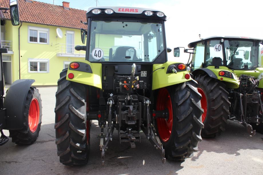 Traktor Claas Axos 340