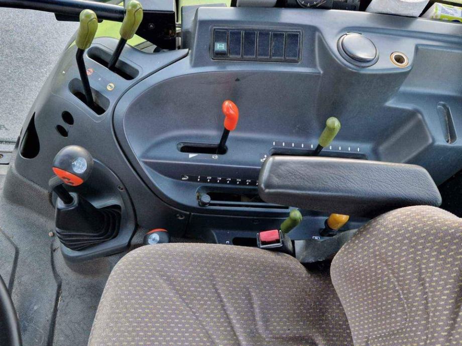 Traktor Claas AXOS 340