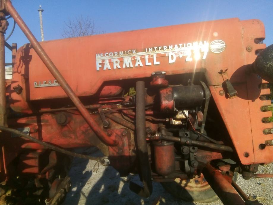 TRAKTOR D 217 MC CORMIK INTERNACIONAL