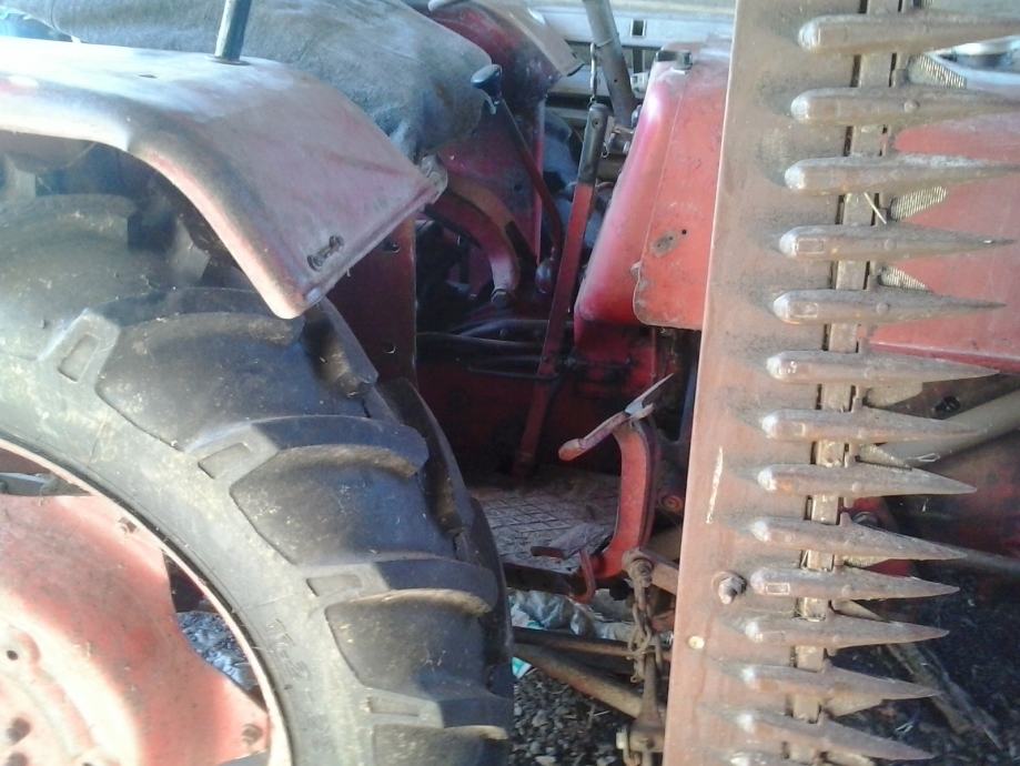 traktor farmal cormik international d 320