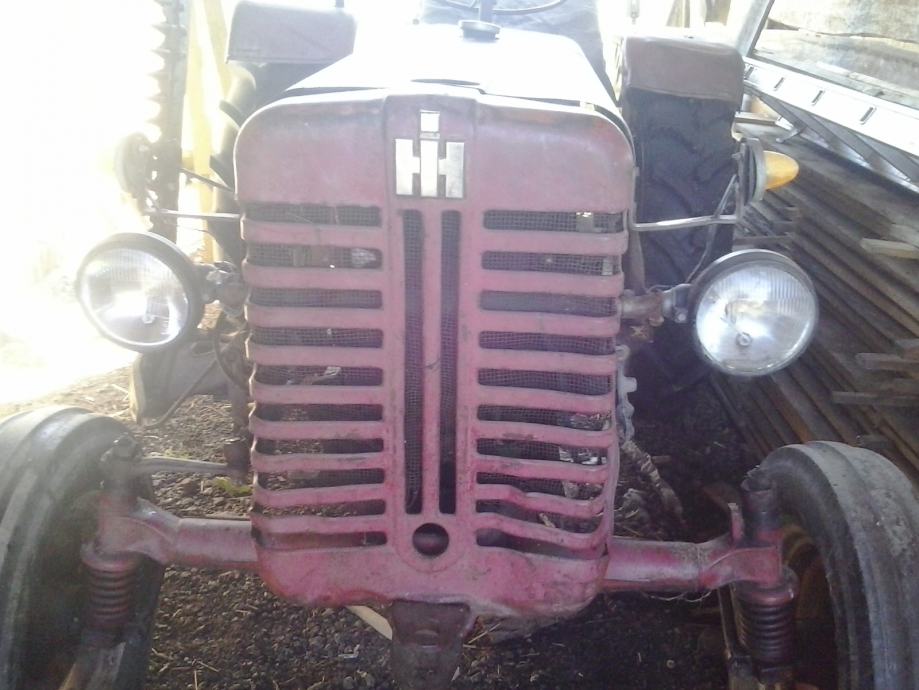 traktor farmal cormik international d 320