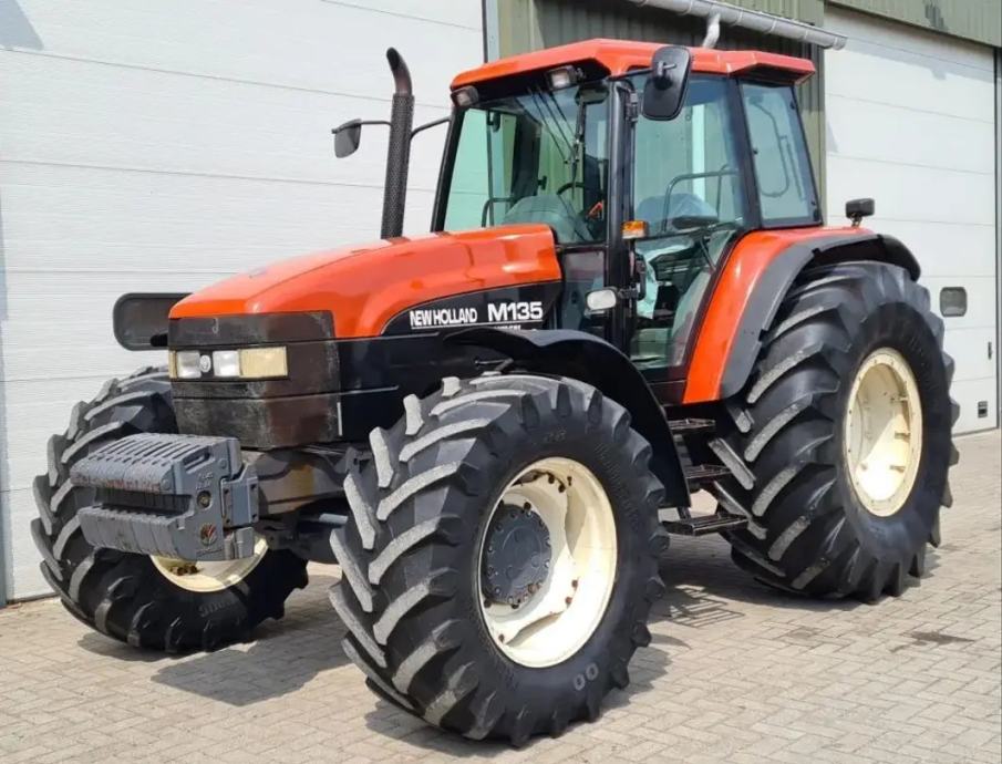 Traktor Fiat-New-Holland M135