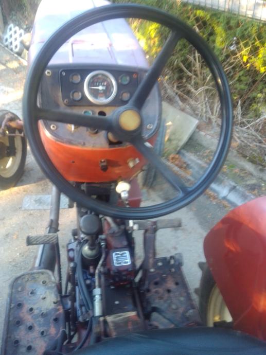 Traktor Fiat štore 302 sa cjepačem za drva 12 tona