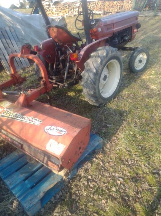 Traktor Fiat štore 302 sa malčer za traktor 190cm