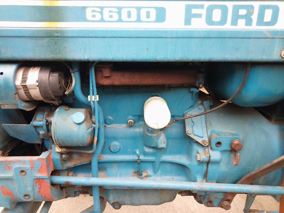 Traktor Ford 6600
