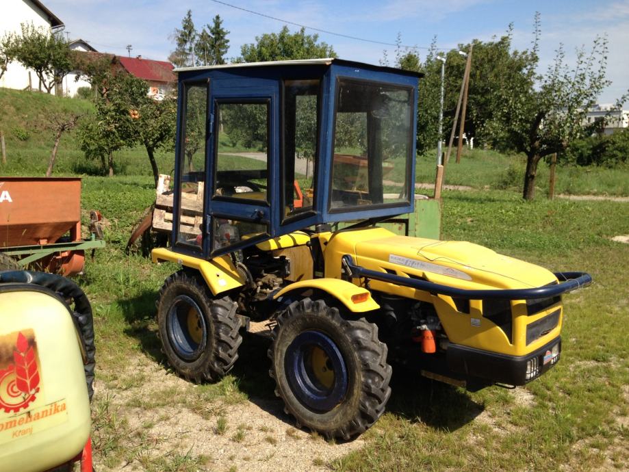 Traktor Hittner Ecotrac 35 s kabinom moguca zamjena za auto