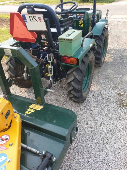 Traktor Hittner Ecotrac 40