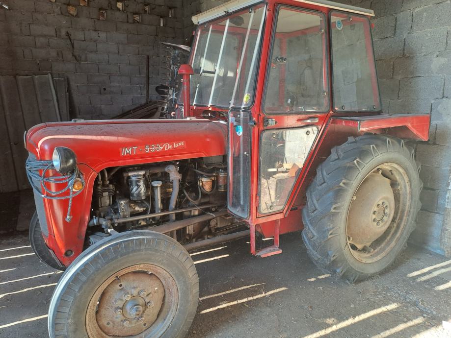 Traktor IMT 533 De luxe