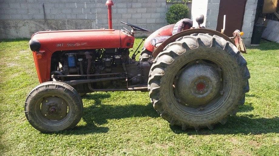 Traktor IMT 533 Deluxe
