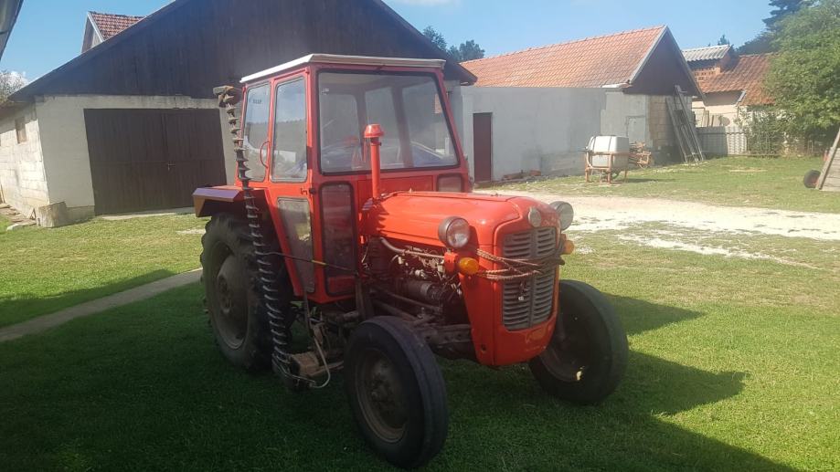 Traktor IMT 539 Deluxe