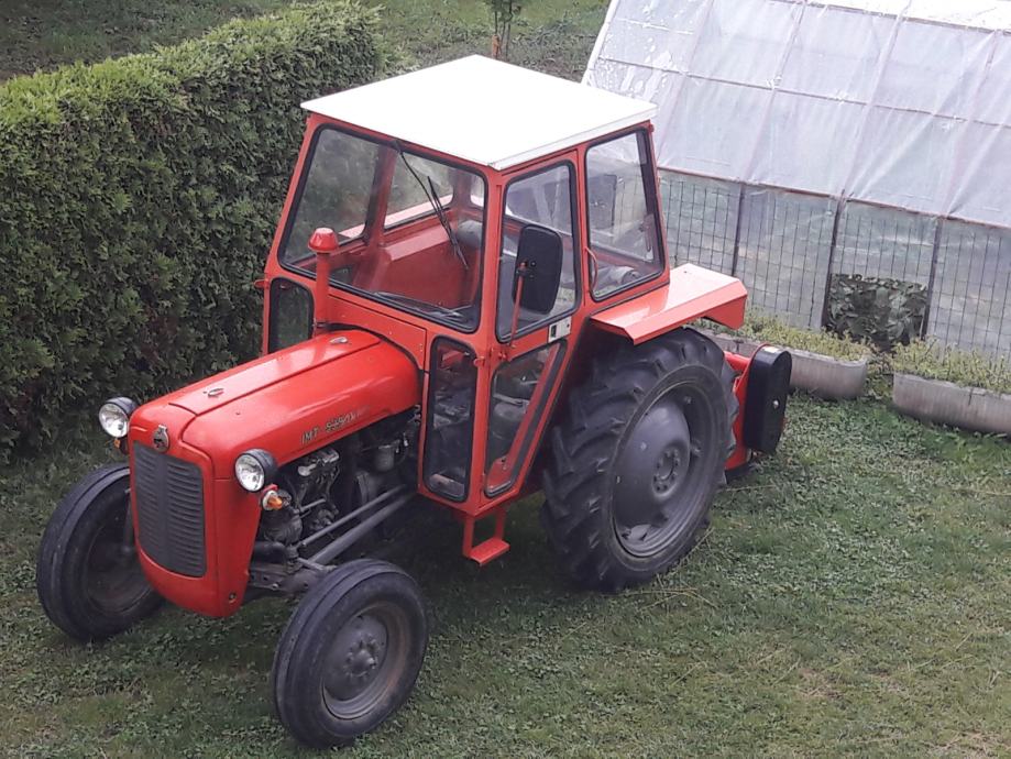 Traktor IMT 539