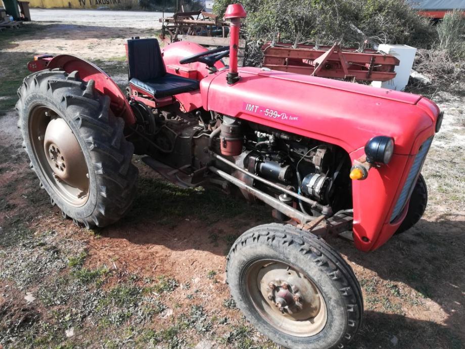 Traktor IMT 539