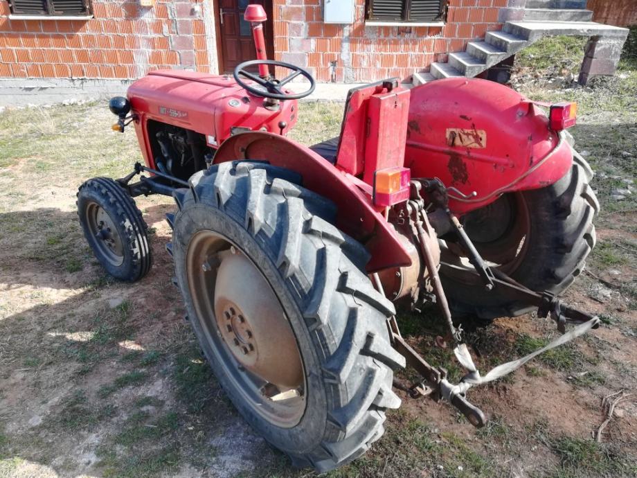 Traktor IMT 539