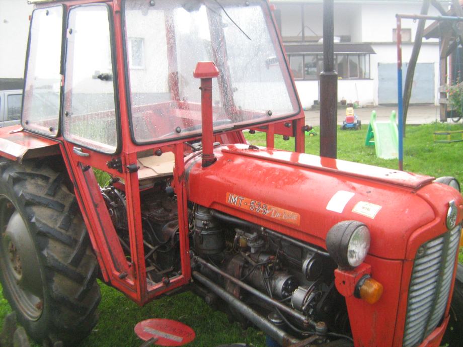 Traktor Imt 539