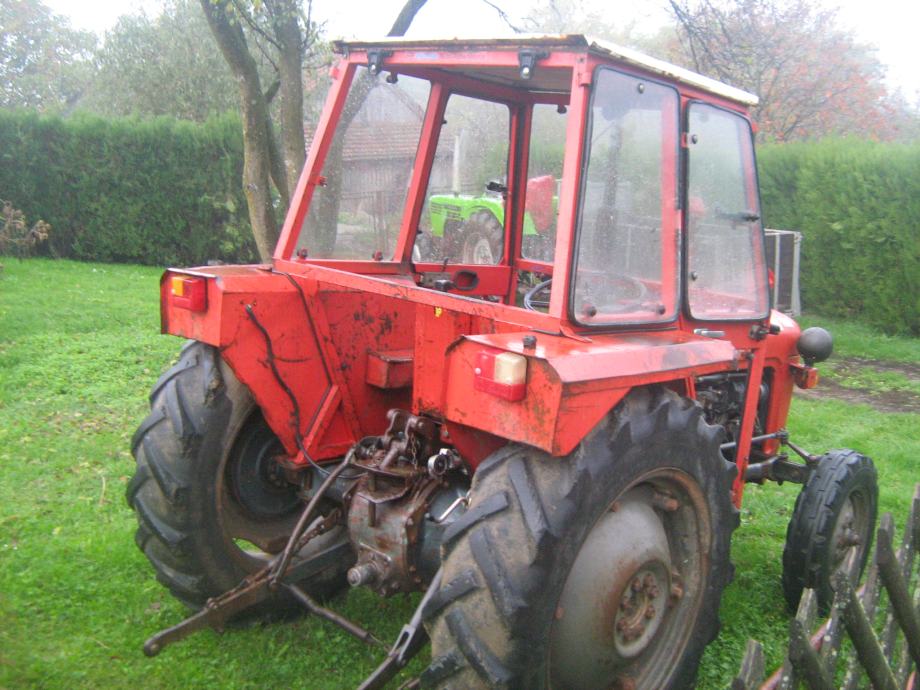 Traktor Imt 539