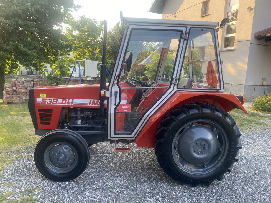 Traktor IMT 539