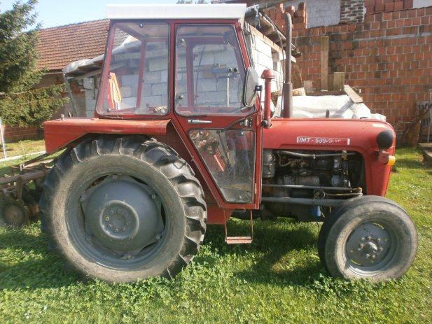 Traktor IMT 539