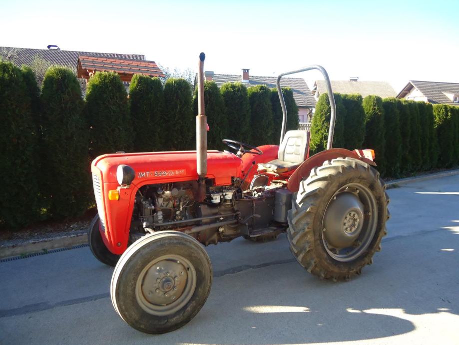 Traktor IMT 539