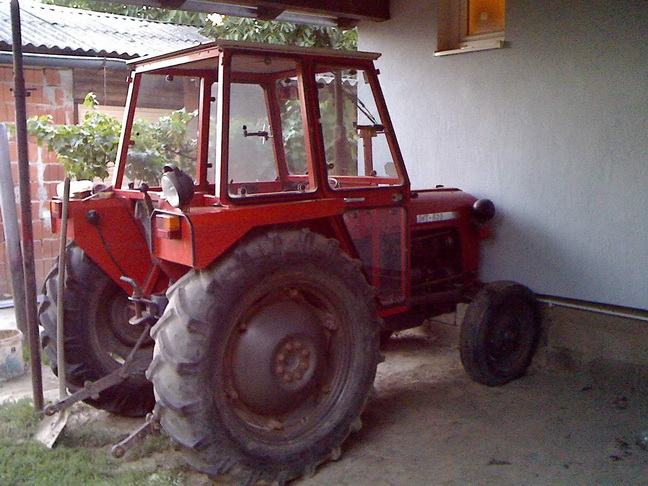 Traktor IMT 539