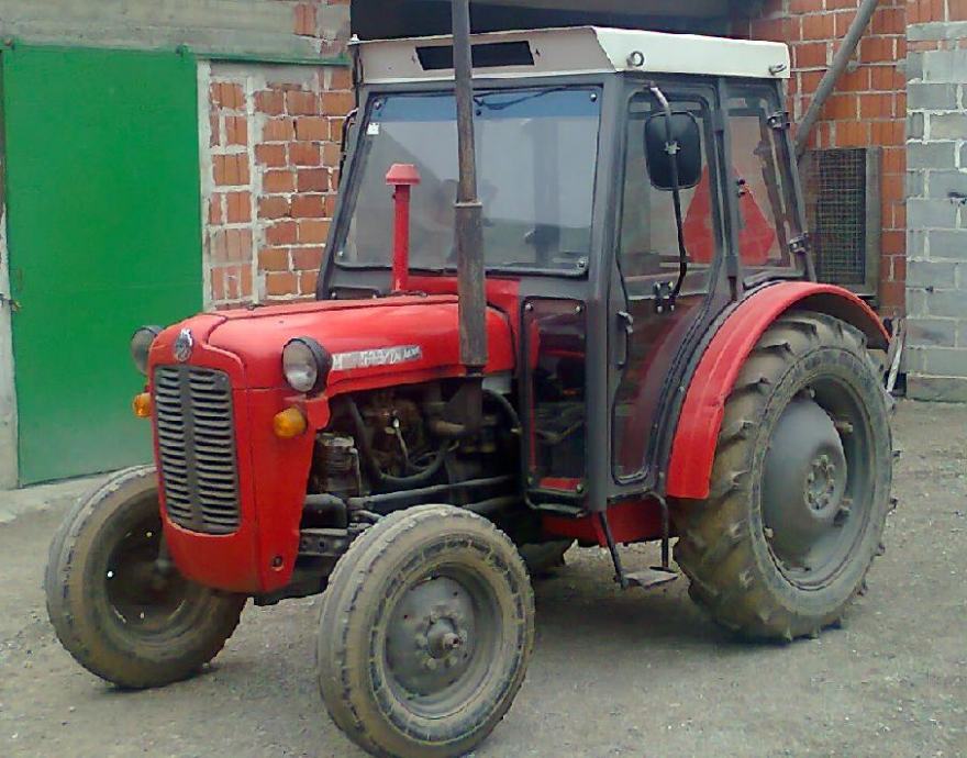 Traktor IMT 539