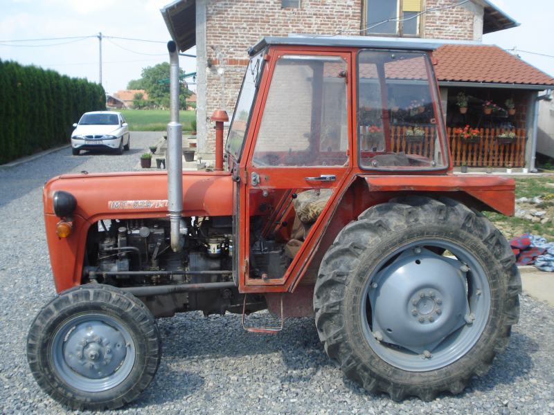 Traktor IMT 539