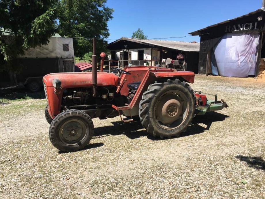 Traktor Imt 539