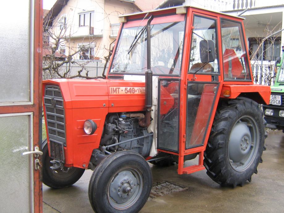 traktor imt 540